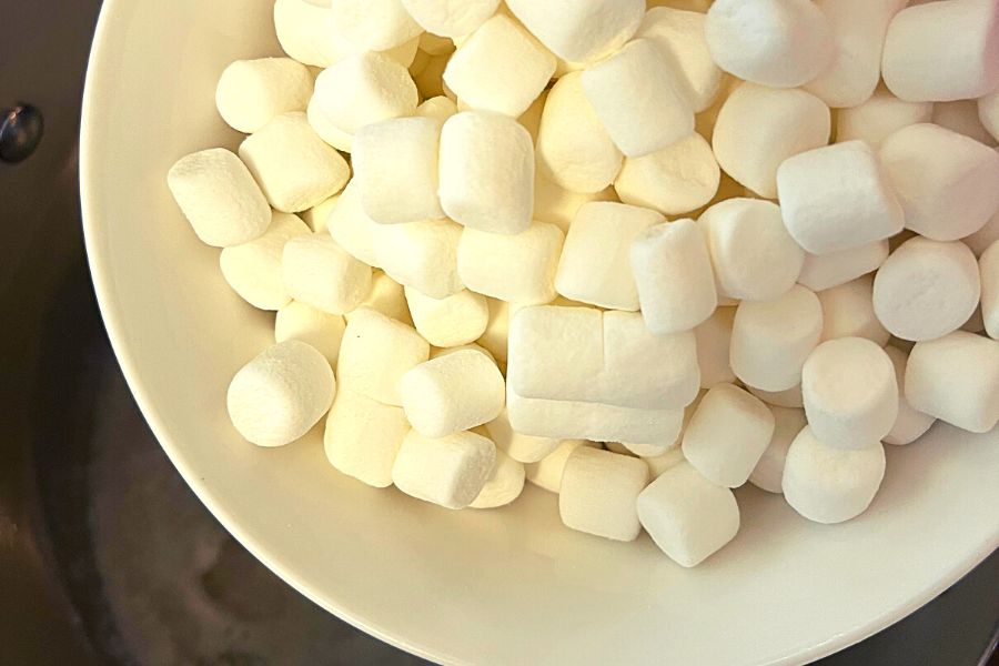 Easy Pumpkin Cheerio Treats | Just 3 Ingredients • Start with the Bed