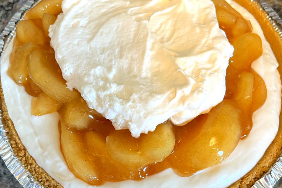 No Bake Apple Cream Pie | Easy and Delicious • Start with the Bed