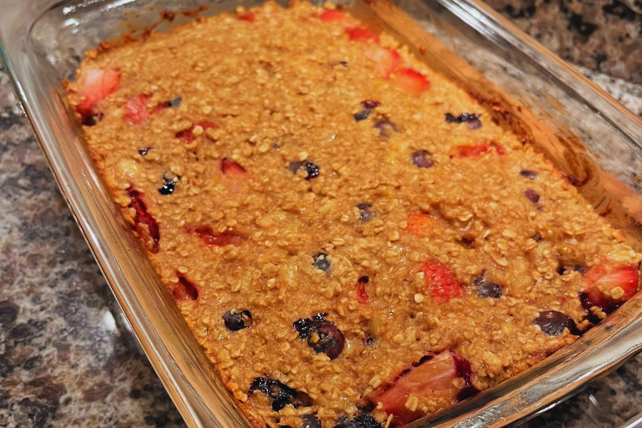 Berry Breakfast Bars | A Great Start to Your Day • Start with the Bed
